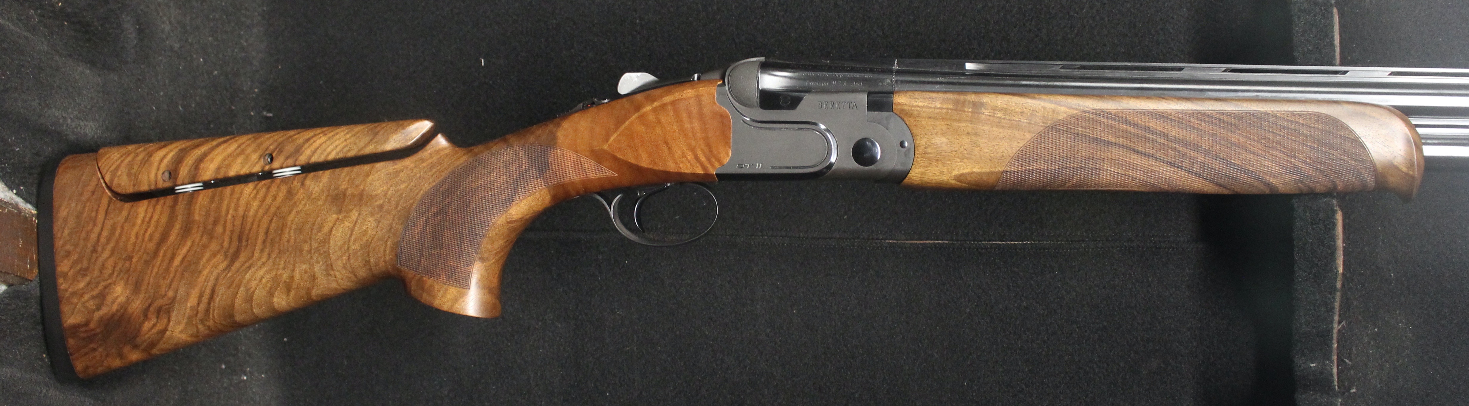 Beretta DT-11 Sporting Black Edition - 12 gauge 32" barrels, B-Fast adjustable comb (non-carbon ...